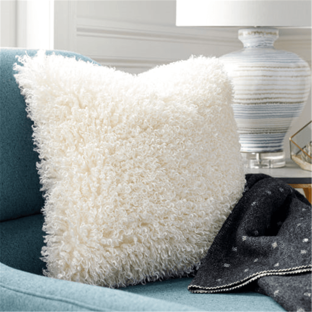 Valor Pillow – Euro Living Furniture